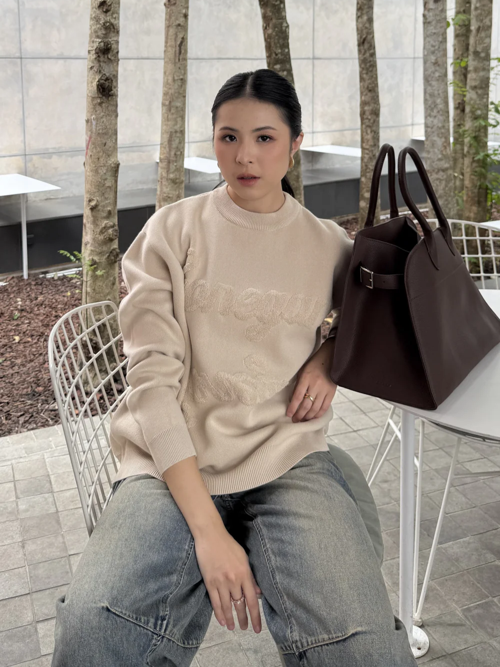 Warna Ivory: Pilihan Aman yang Bikin Outfit Terlihat Lebih Elegan