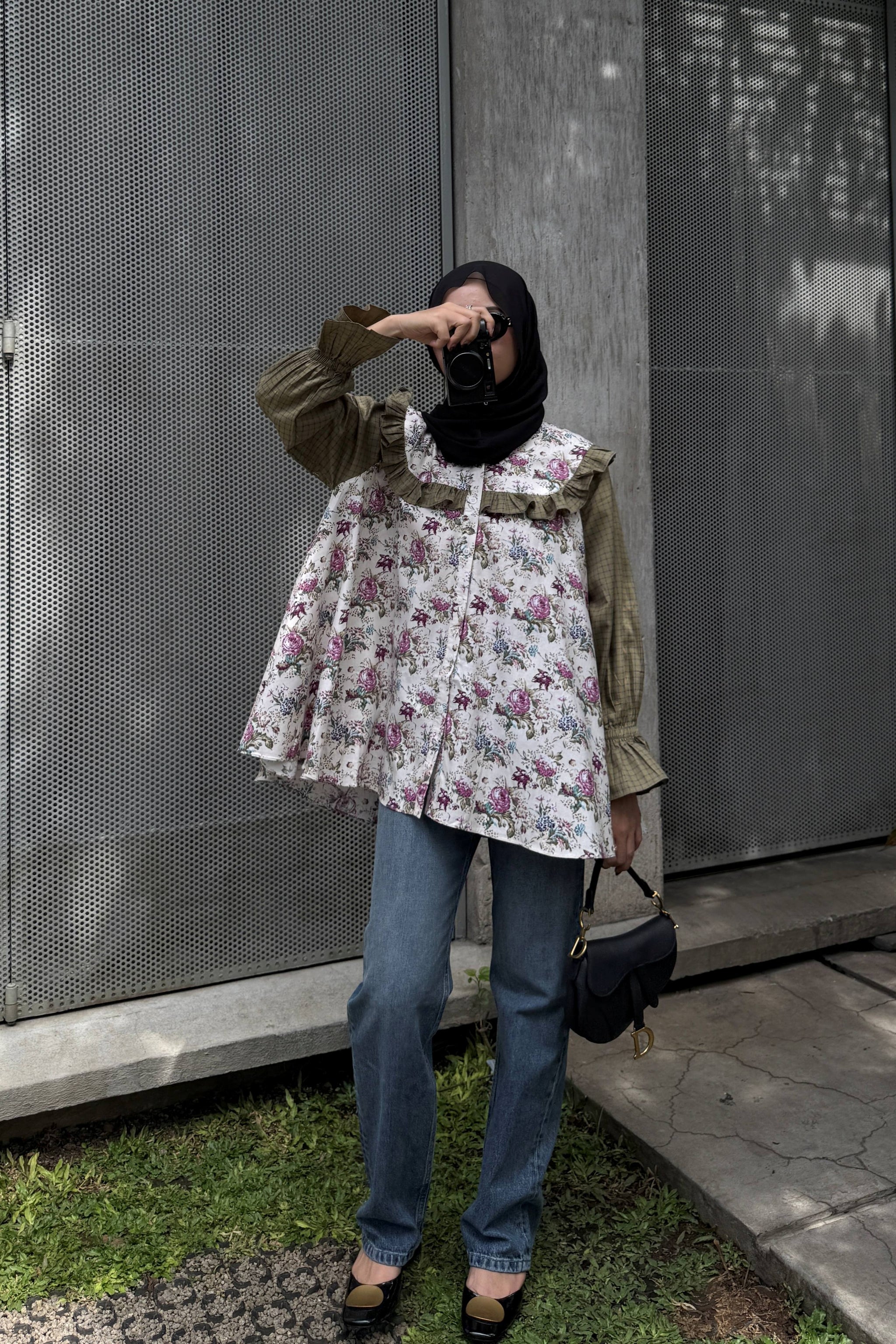 Allysia Blouse - Olive - Blouse Motif Bunga Lengan Panjang GONEGANI X