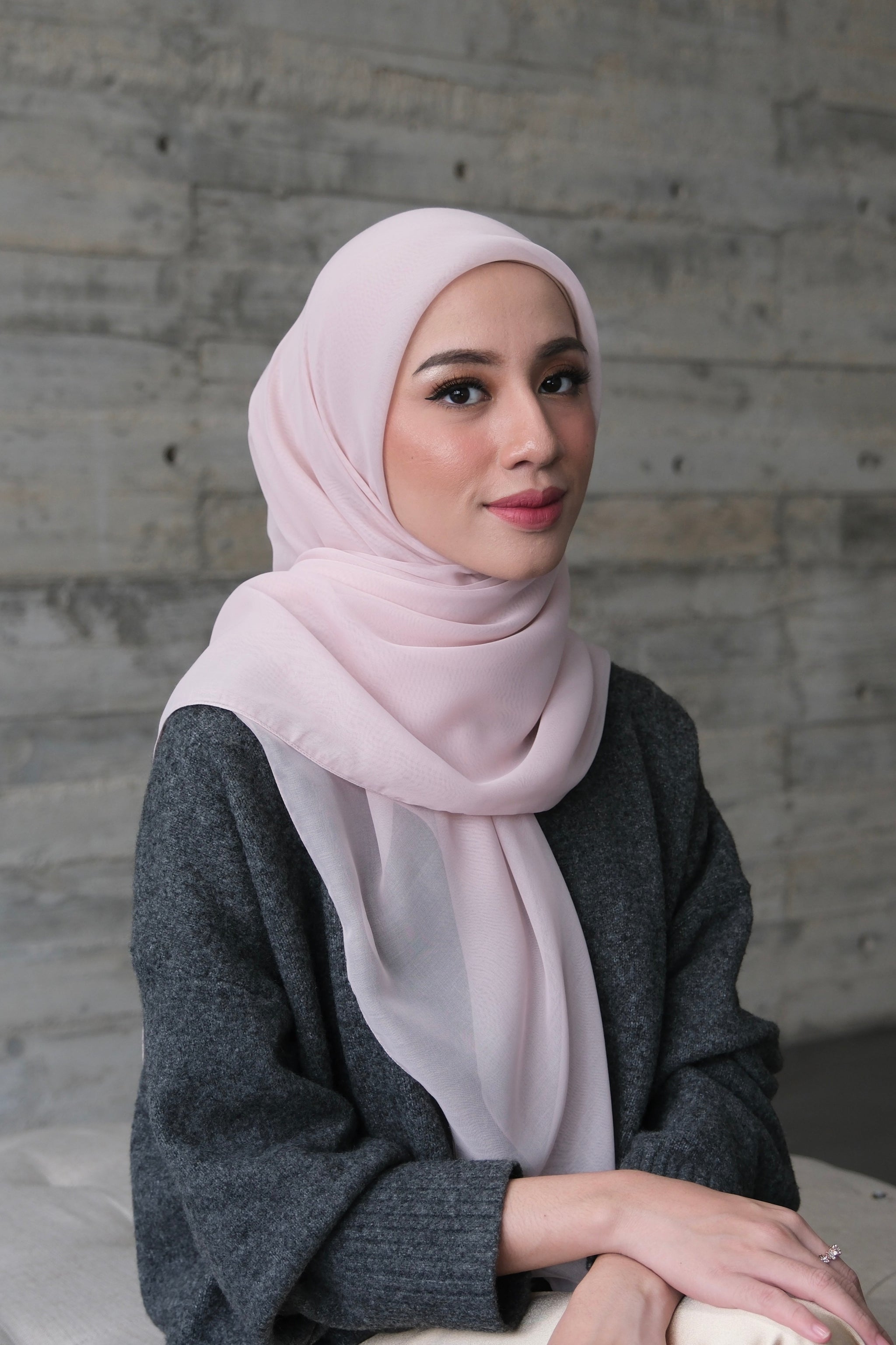 GG Paris Square - Pale Pink - Hijab Scarf Paris - GG Paris Square AC15